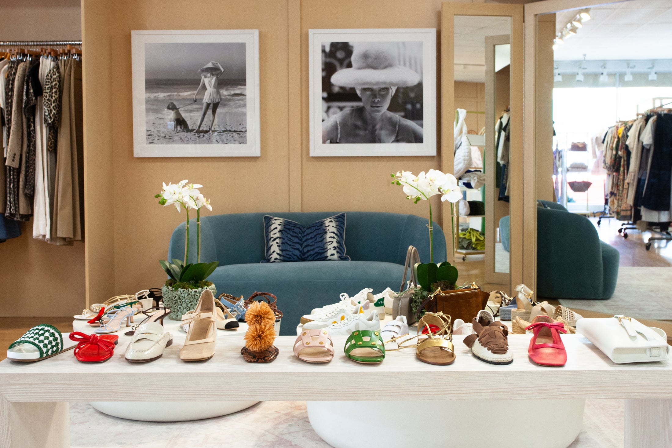 A fashion boutique serving Lake Forest and Chicago's North Shore.